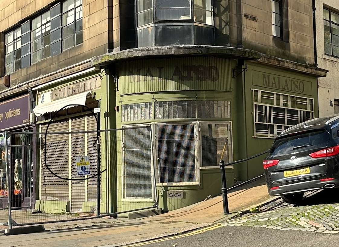 The Big Slice: A Pizza Tale on Paisley High Street – Paisley Photographs