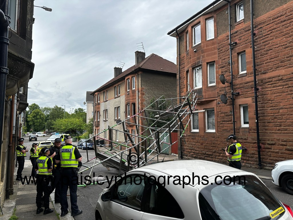 Scaffolding Collapses on Paisley Street Hitting Building – Paisley ...