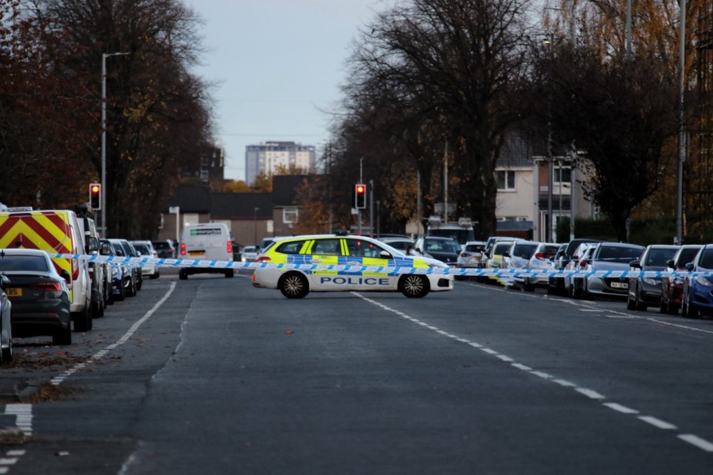 Police Operation in Renfrew: Taxi Incident Update – Paisley Photographs
