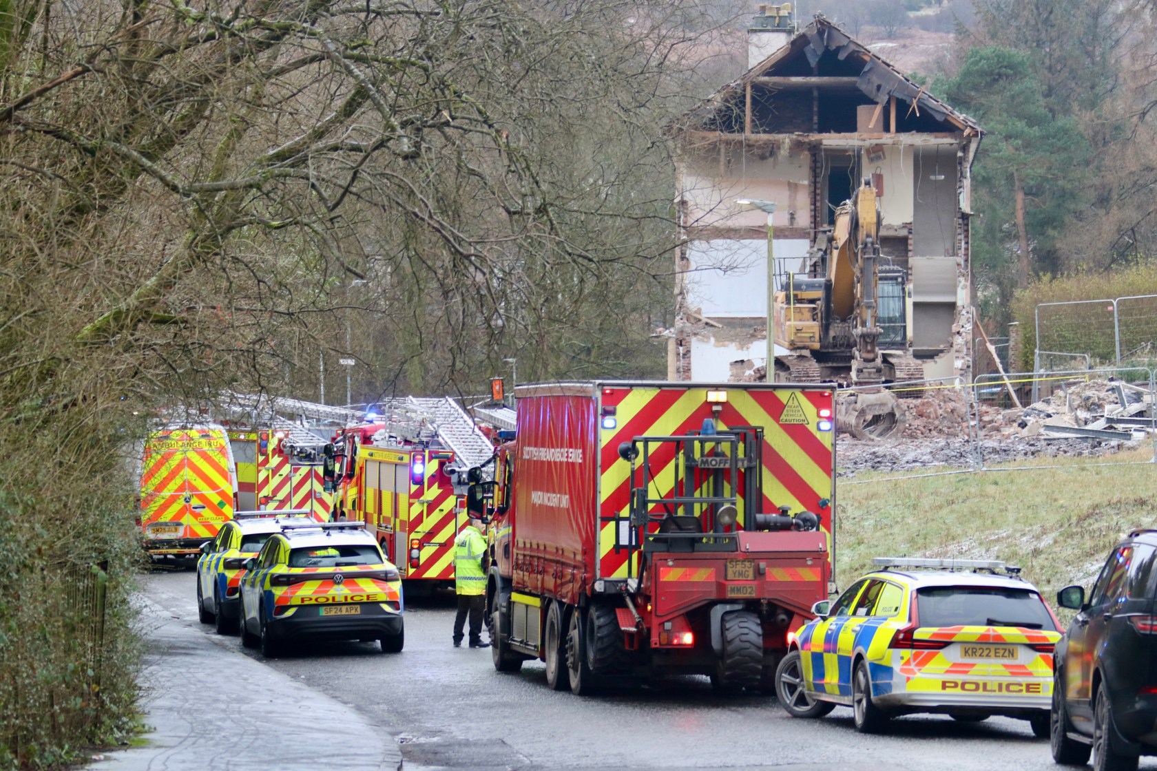 Man dies after incident at Paisley demolition site – Paisley Photographs